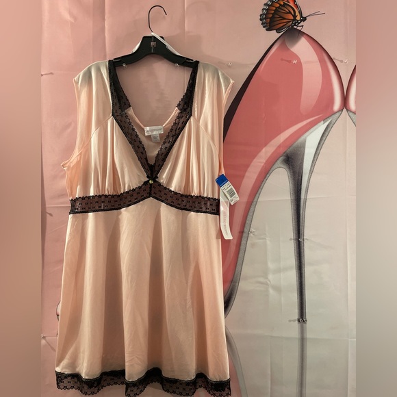 Shadowline | Intimates & Sleepwear | X Beige Nightie W Black Lace Trim ...